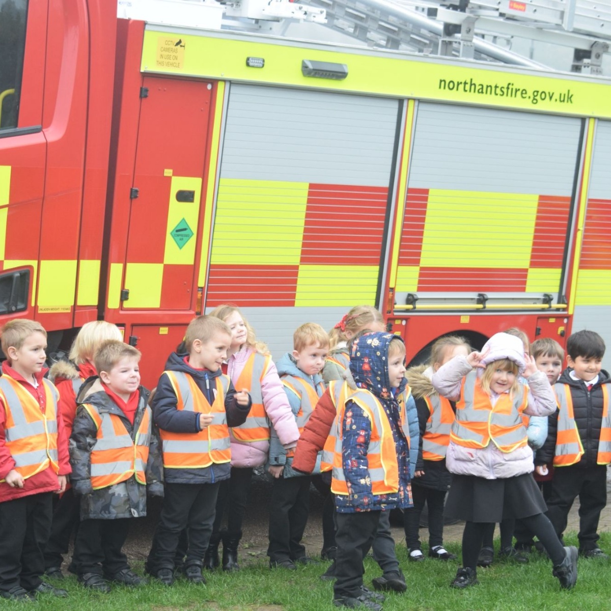 Deanshanger Primary School - Reception Stage - Fire Engine Experience